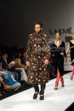 Bikram Saluja walks on the Ramp for Shaymal Bhumika in Lakme India ...