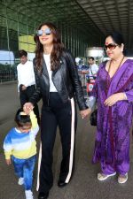 Shilpa Shetty Kundra with daughter Samisha and mom Sunanda Shetty on 24 ...