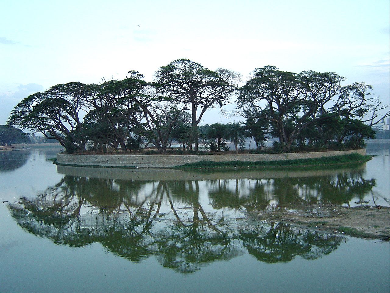 Ulsoor in Bangalore / Nature - Bollywood Photos