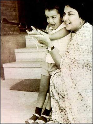 Baby Sanjay Dutt / Celebrities-Babies - Bollywood Photos