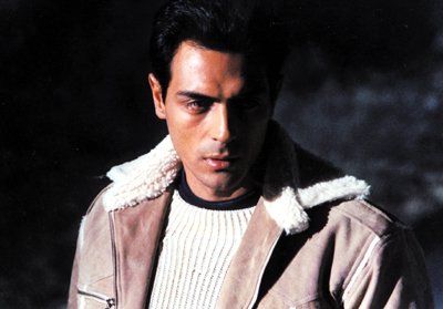 Still from Yakeen / Yakeen - Bollywood Photos