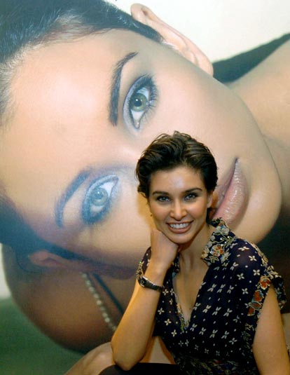 Lisa Ray / Lisa Ray - Bollywood Photos