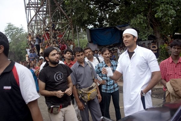 On The Sets Of Bluffmaster / Bluffmaster - Bollywood Photos