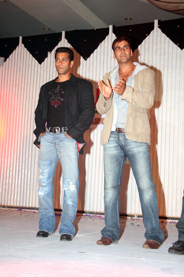Salman Khan, Akshay Kumar / Salman Khan - Bollywood Photos