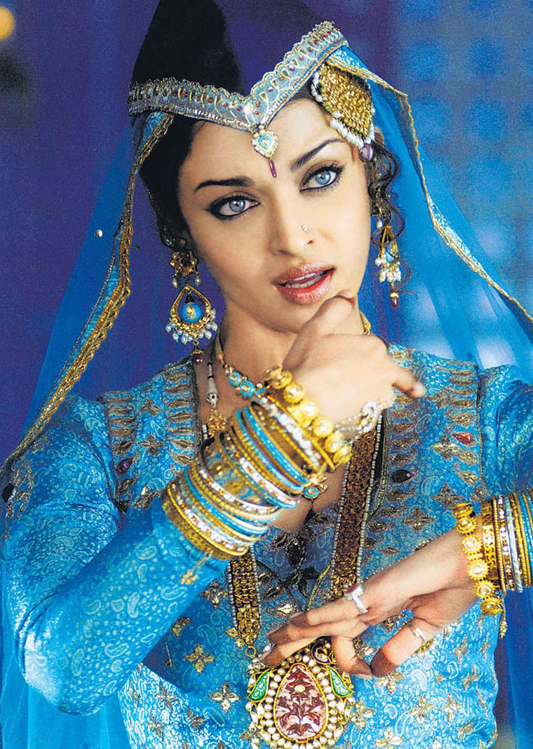 Aishwarya Rai / Aishwarya Rai Bachchan - Bollywood Photos