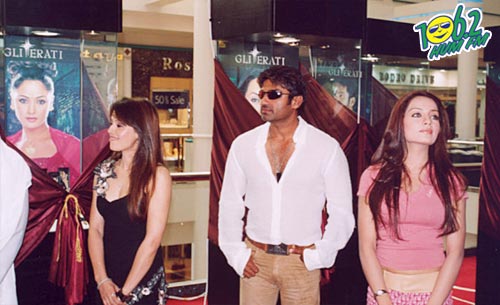 Sunil Shetty and Mahima / Suniel Shetty - Bollywood Photos