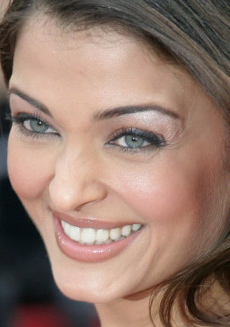 Aishwarya Rai / Aishwarya Rai Bachchan - Bollywood Photos