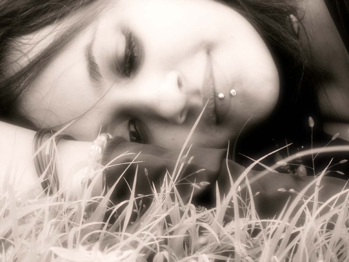 Fallen Angel 2. / Sepia - Bollywood Photos