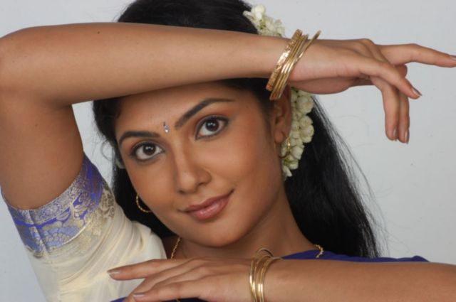 Kamalini Mukherjee.2 / Kamalini Mukherjee - Bollywood Photos