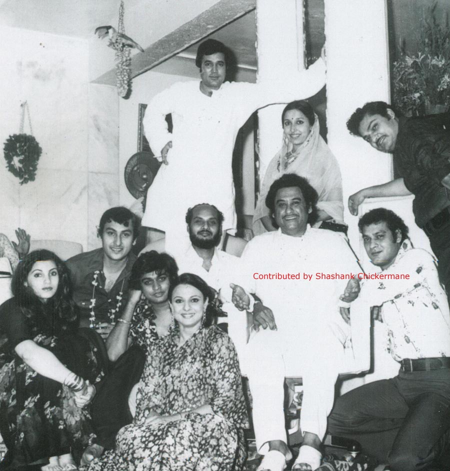 Rajesh Khanna, Dimple, Deb Mukherjee, Tanuja, Amit Kumar and Kishore ...