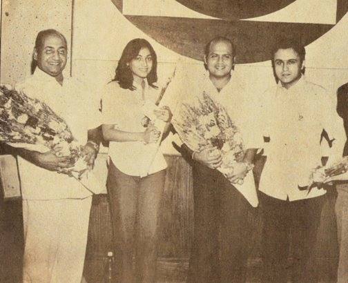 Rafi with Tina Munim, Rajesh Roshan & Amit Khanna in the recording ...