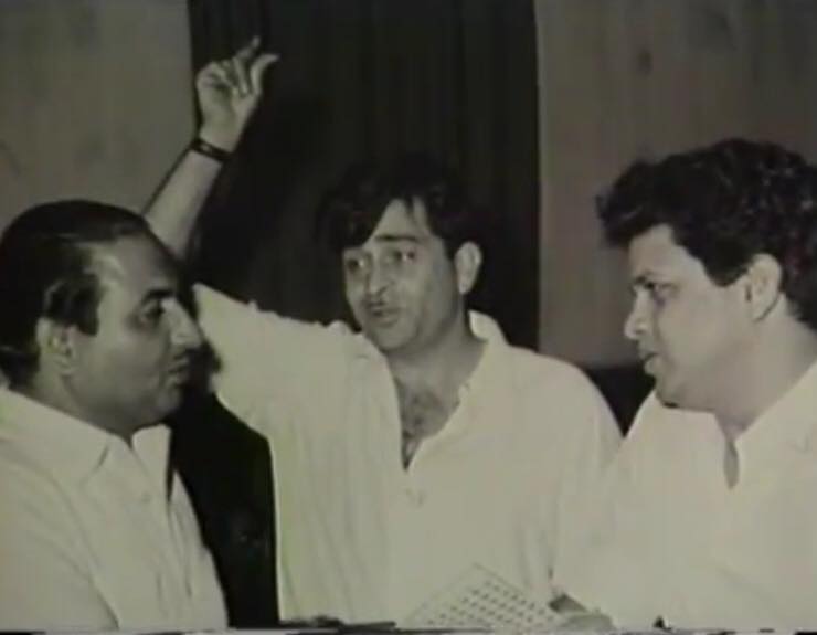 Raj Kapoor discussing with Mohd Rafi & Jaikishan in the recording ...