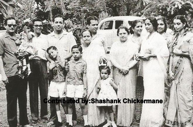 Geeta Dutt with Guru Dutt & their family / Geeta Dutt - Bollywood Photos