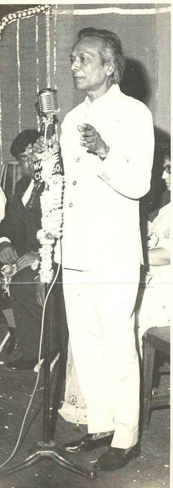 Naushad speaking in a function / Naushad - Bollywood Photos