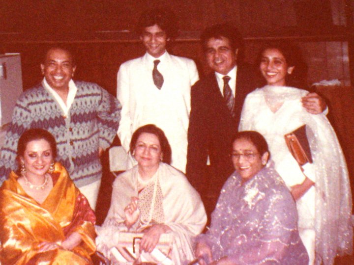 Mahendra Kapoor & Dilip Kumar with their families / Mahendra Kapoor ...