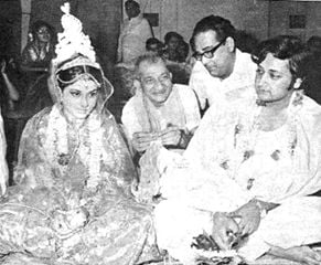 Hemantda in his son's wedding ceremony / Hemant Kumar (singer and music ...