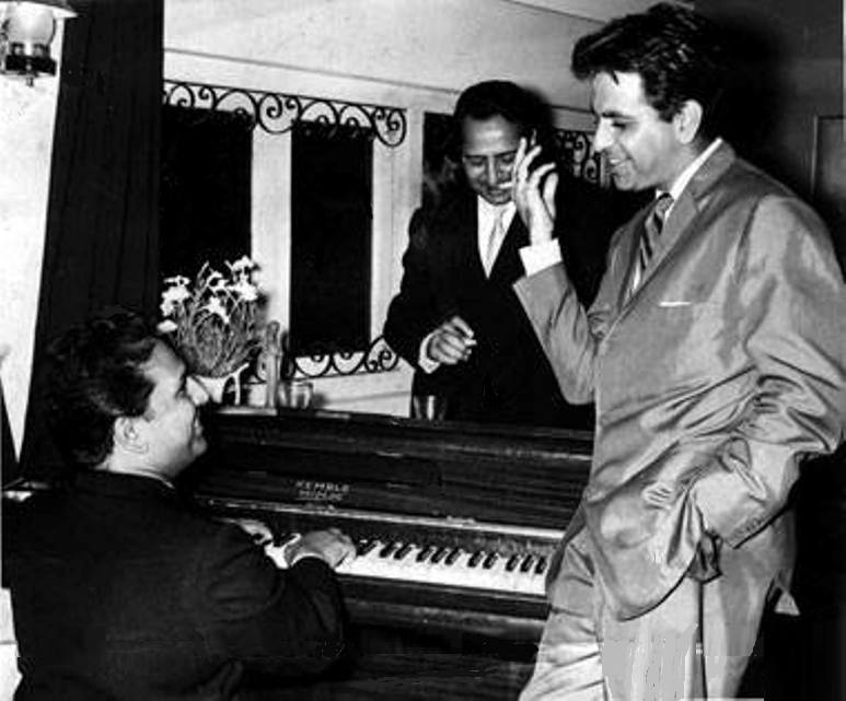 Shankar playing piano alongwith Dilip Kumar & Pran / Shankar Jaikishan ...