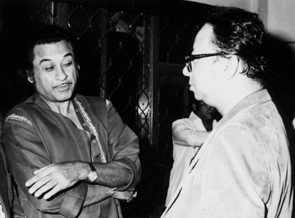 Kishoreda discussing with RD Burman / Kishore Kumar - Bollywood Photos