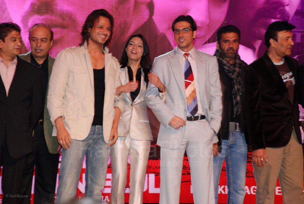 Vivek Oberoi, Shweta, Zayed Khan, Sunil Shetty, Anu Malik at Mission ...