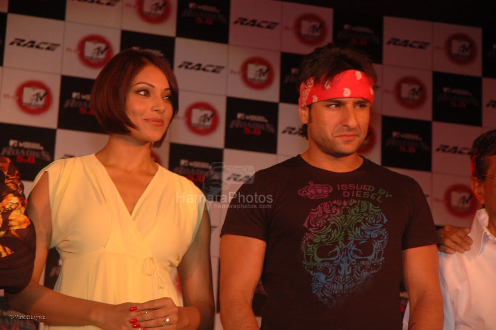 Saif Ali Khan, Bipasha Basu at the Race MTV Roadies promotional event ...