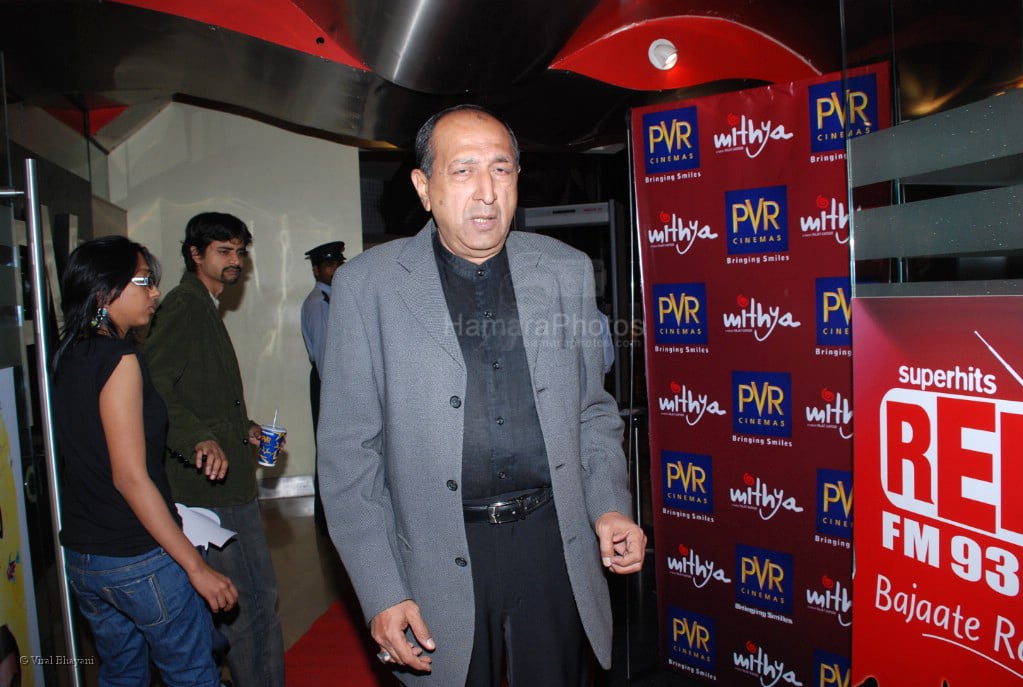 Tinu Anand at the premiere of Mithiya at PVT on Feb 7th 2008 / Tinu ...