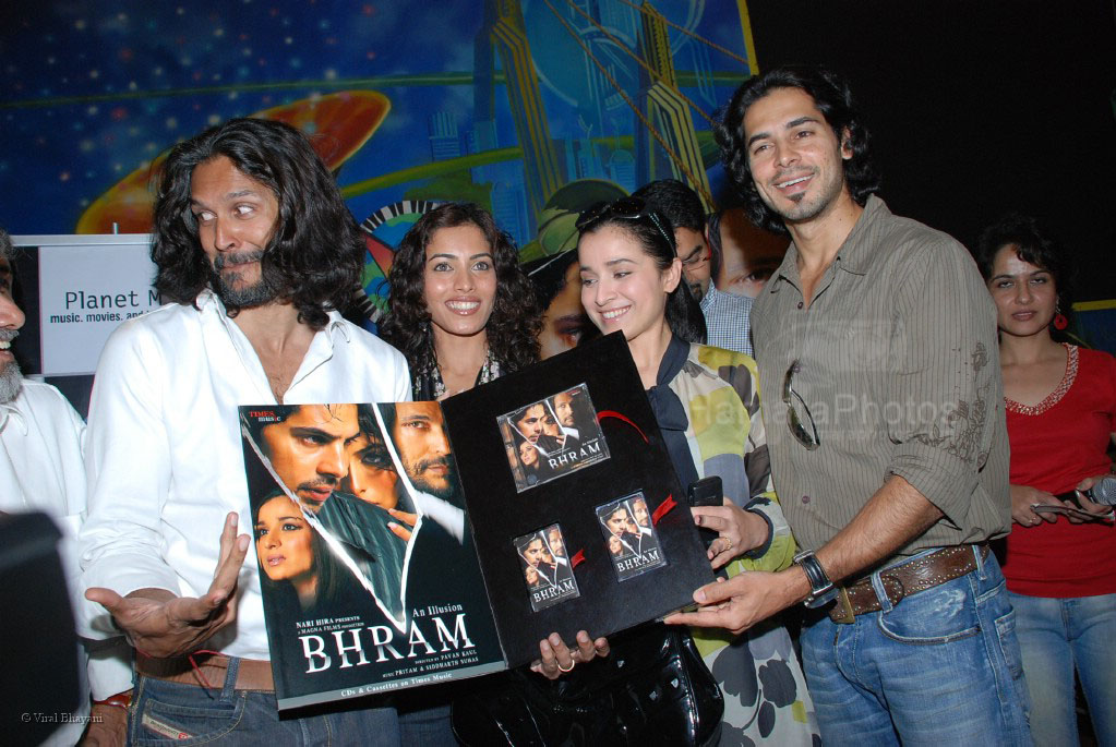 Milind Soman,Sheetal Menon ,Simone Singh,Dino Morea at Bhram Music ...