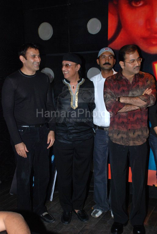Sudesh Bhonsle, Bali Brahmabhatt, Parmeet Sethi at the launch of Duniya ...
