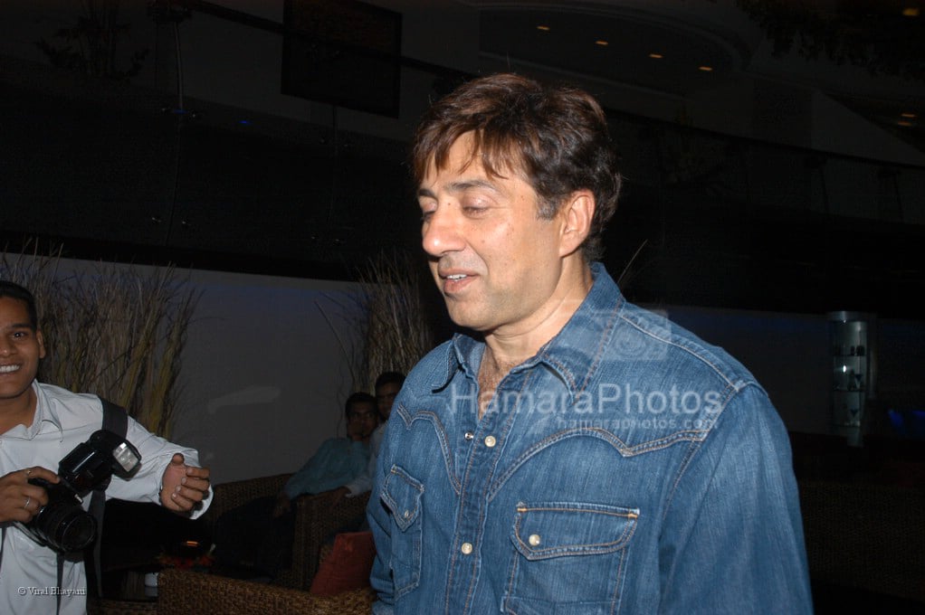 Sunny Deol at director Neeraj Pathak's birthday bash in Sahara Star on ...