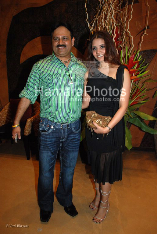 Neeraj Pathak,Chitrita at director Neeraj Pathak's birthday bash in ...