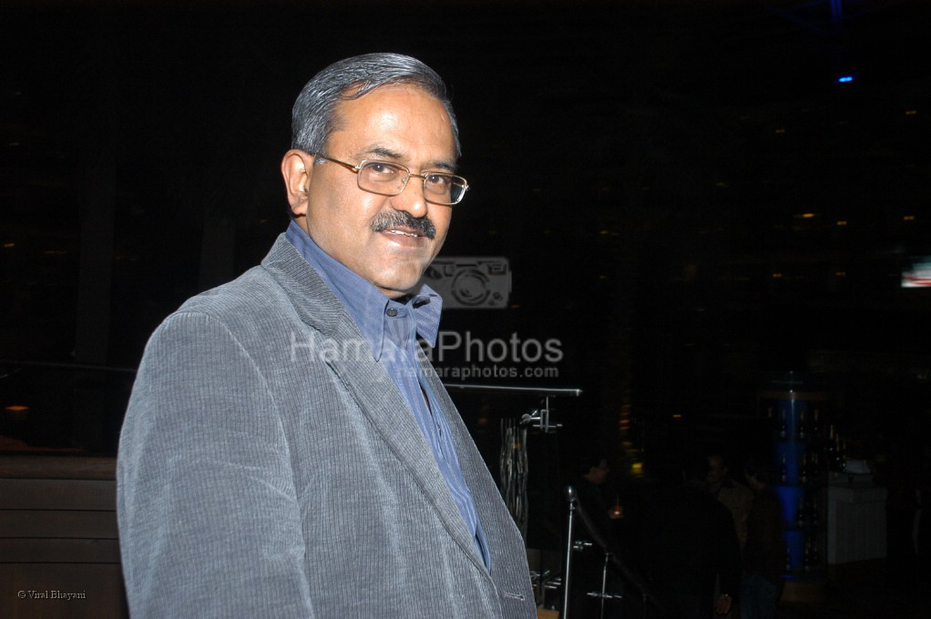Shubhash Awte at director Neeraj Pathak's birthday bash in Sahara Star ...