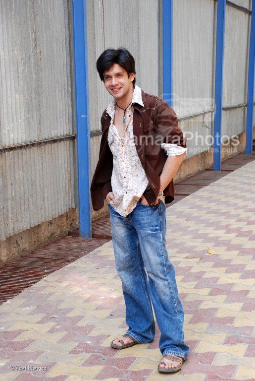 Bhuvnesh at the location of Dahej Serial on 9Xon March 13th 2008 ...