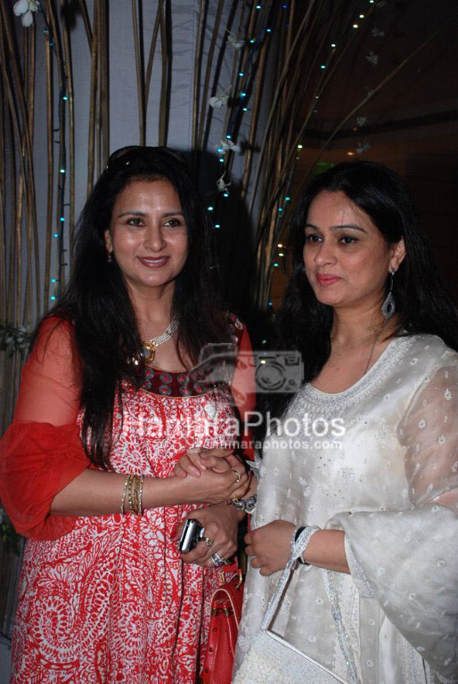 Poonam Dhillon,Padmini Kolhapure at Hrishikesh Pai bash in Mayfair ...