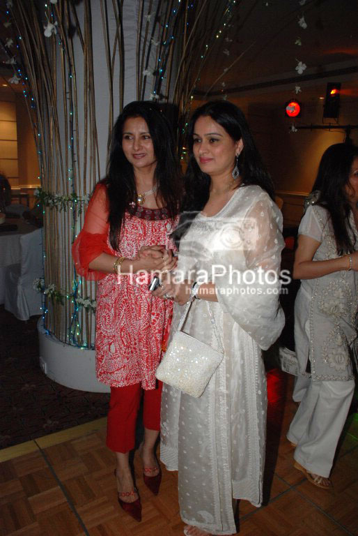 Poonam Dhillon,Padmini Kolhapure at Hrishikesh Pai bash in Mayfair ...