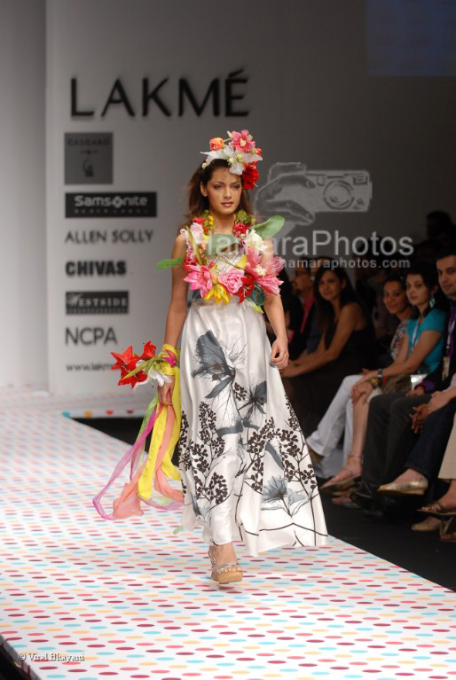 Model at Lakme Fashion Week Ramp Walk for Portico on March 29th 2008 ...