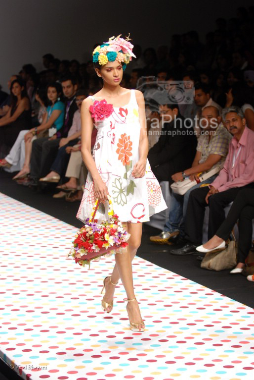 Model at Lakme Fashion Week Ramp Walk for Portico on March 29th 2008 ...