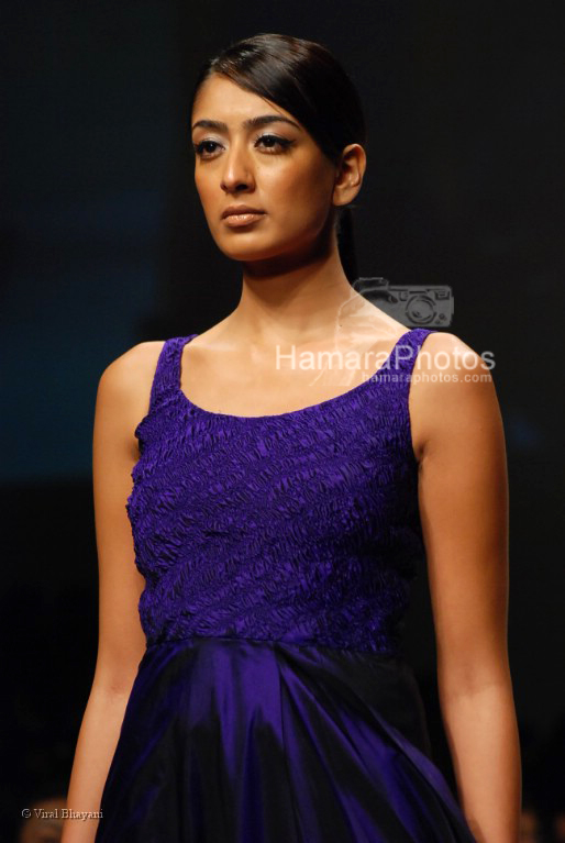 Model walks on the Ramp for Nachiket Barve in Lakme India Fashion Week ...