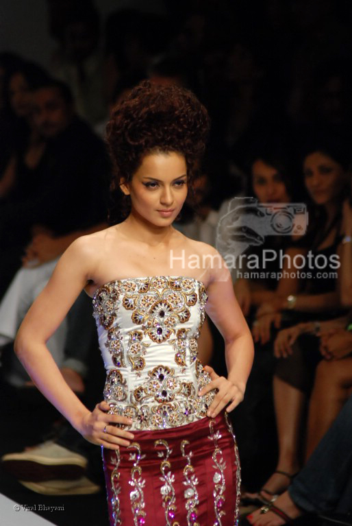 Kangana Ranaut walks on the Ramp for Narendra Kumar Ahmed in Lakme ...