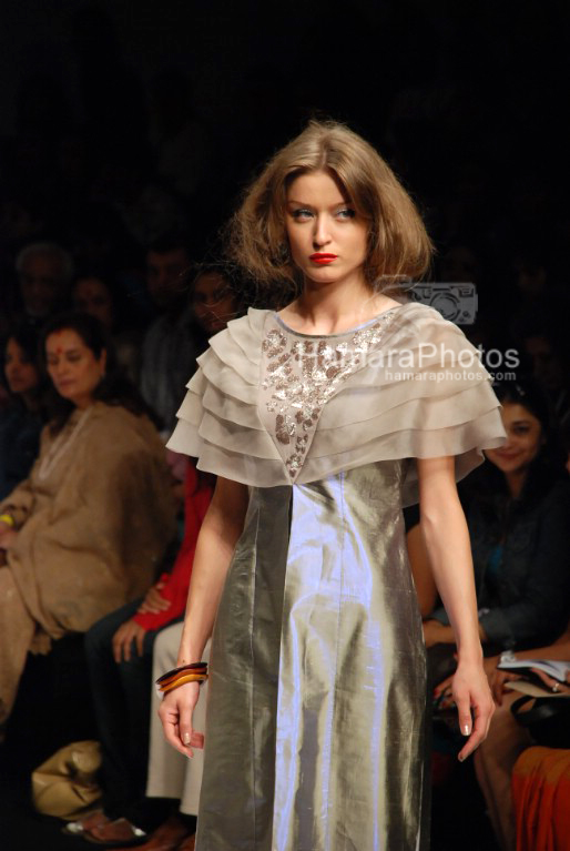 Model walks on the ramp for Dev R Nil at Lakme India Fashion Week on ...