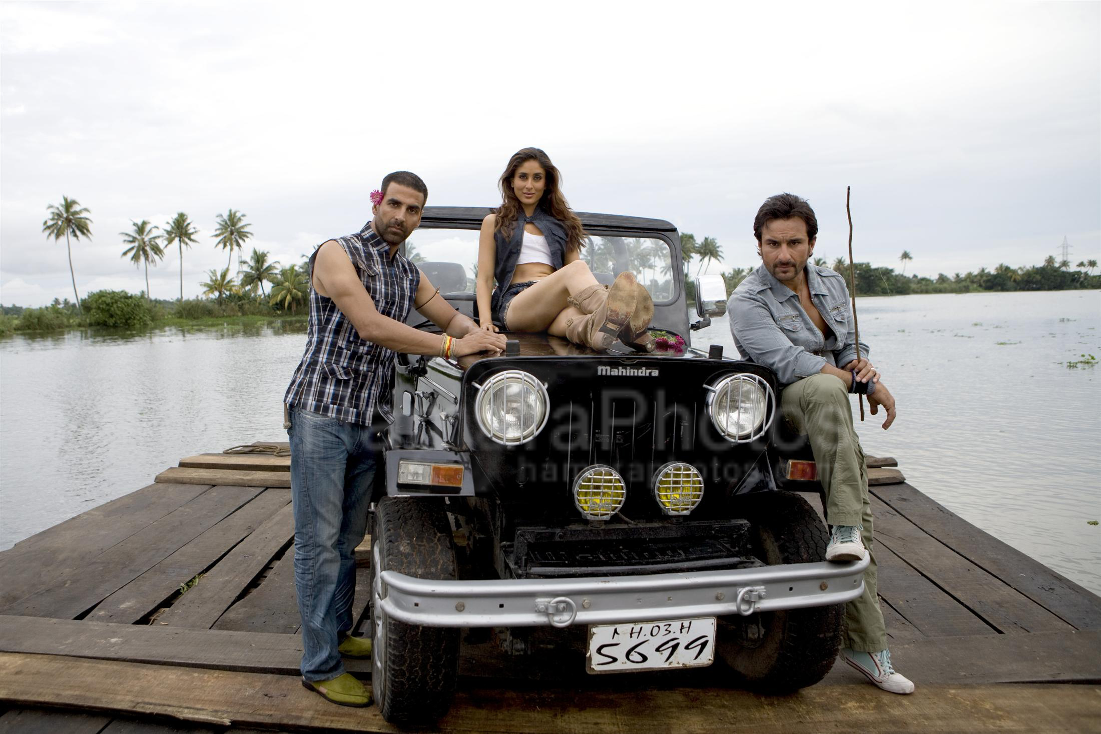 Wallpaper featuring Akshay Kumar, Kareena Kapoor, Saif Ali Khan in ...