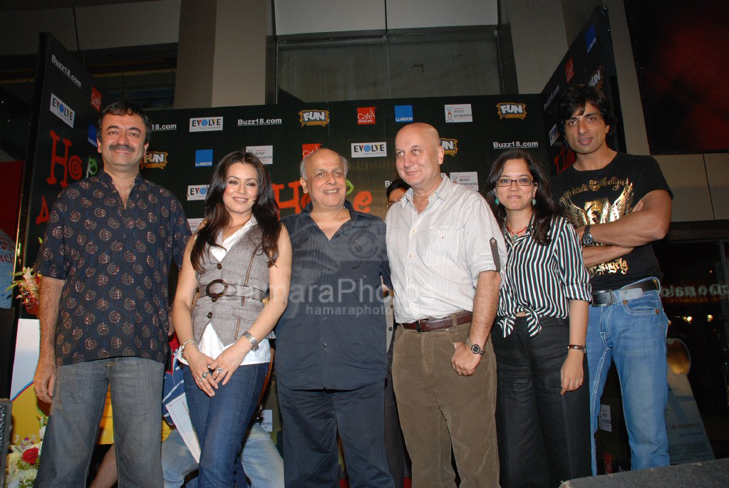 Mahima Chaudhary, Anupam Kher, Mahesh Bhatt at film Hope and a Little ...