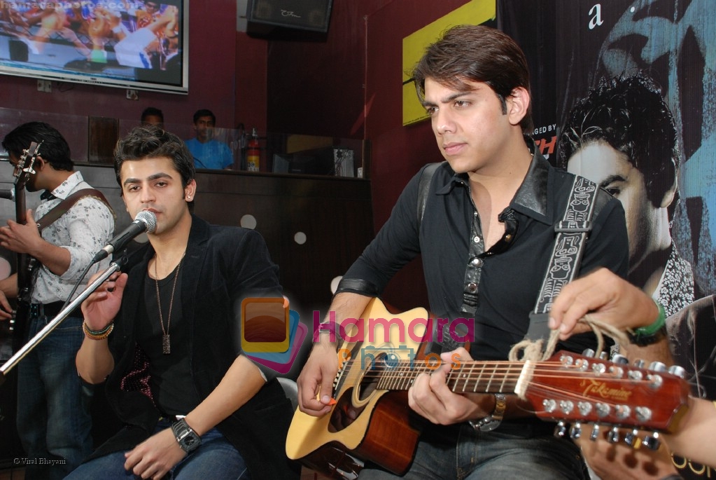 Pakistan band Jal at Love Sparks event in Enigma on April 9th 2008 / In ...