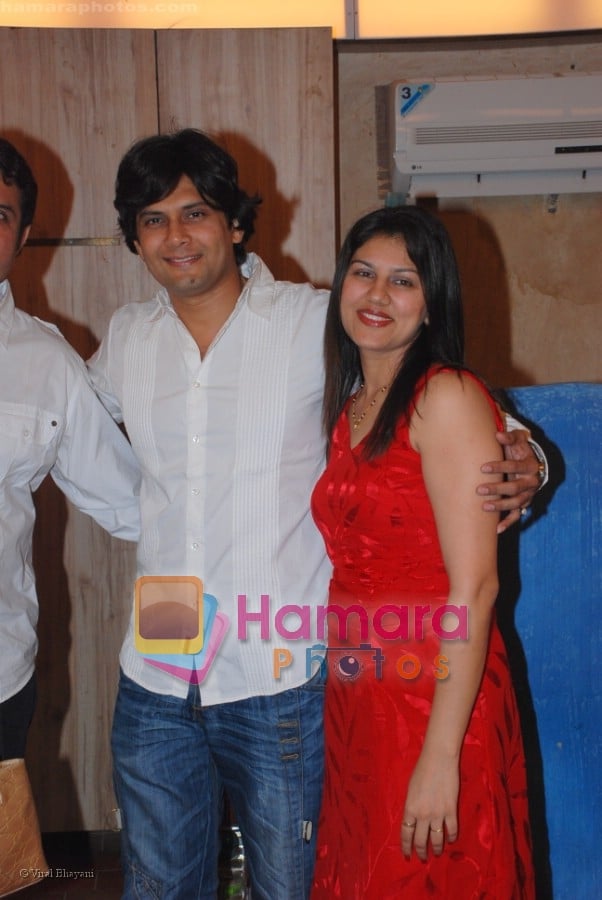 Amar Upadhyay with wife Hetal at Ayesha Jhulka's new beauty saloon in ...
