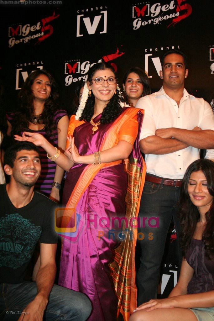 Lola Kutty, Upen Patel at Channel V's Get Gorgeous 5 in Sports Bar ...