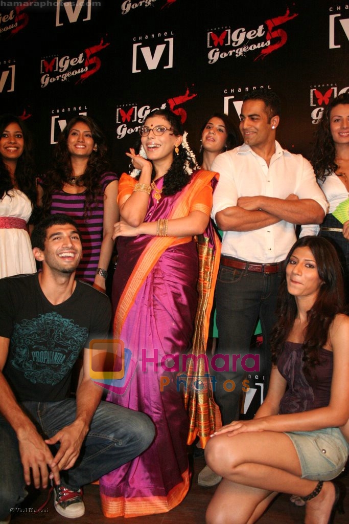 Lola Kutty, Upen Patel at Channel V's Get Gorgeous 5 in Sports Bar ...