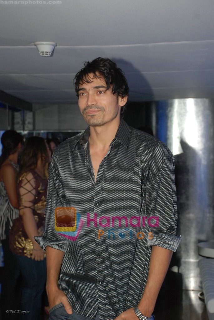 Shawar Ali at designer Arti Bali's launch in Sahara Star on April 20th ...