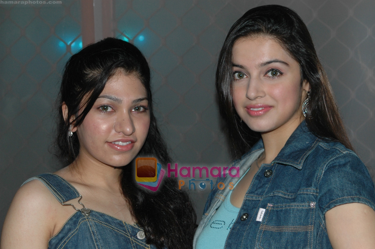 Tulsi Kumar, Divya Khosla Kumar at the Mahurat of Kajraare at Film City ...