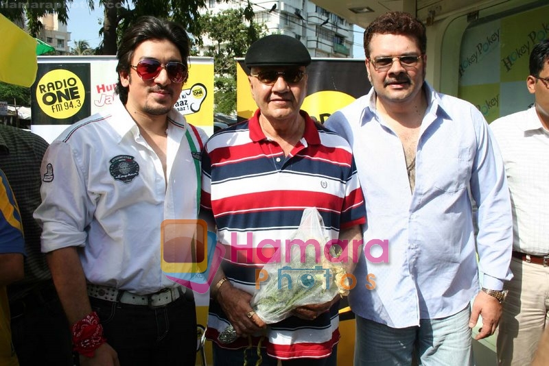 Mashhoor Amrohi, Prem Chopra, Ajit Khan at the Radio One event with ...