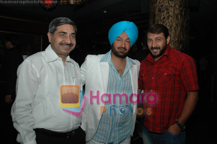 Producer Gulshan Bhatia, Malkit Singh and Manoj Tiwari(bhojpuri singer ...