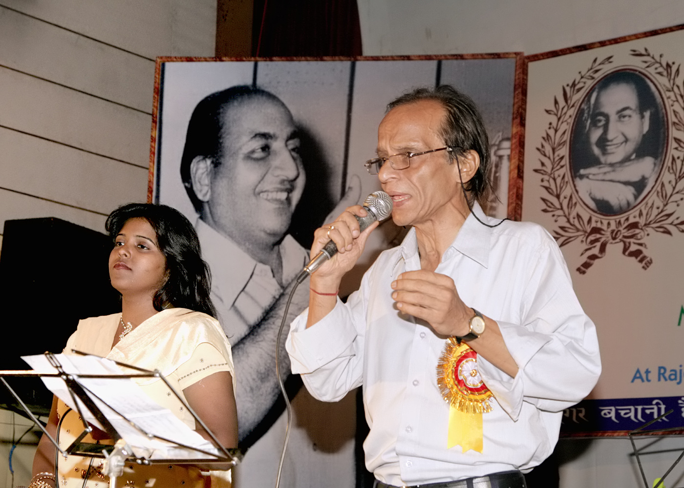 18(300708)-Shri Pawan Asija, Secretary, RFMS performing during the show ...