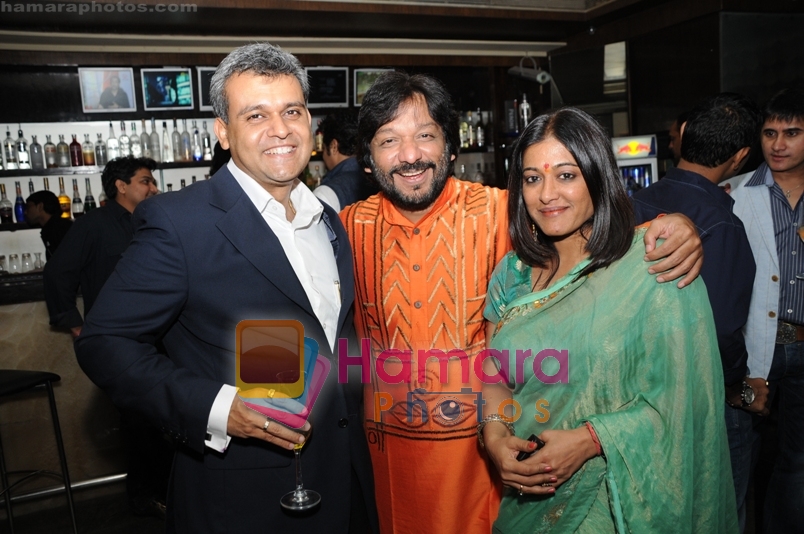 Basab paul, roop Kumar, sonali rathod at Vie Lounge and Deck in Juhu on ...